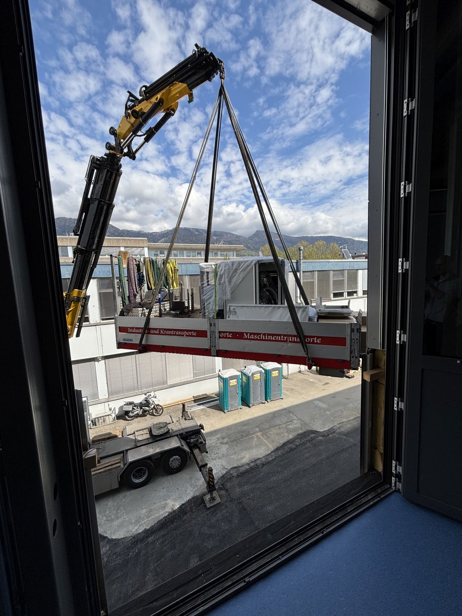 Our new XPS device has arrived!